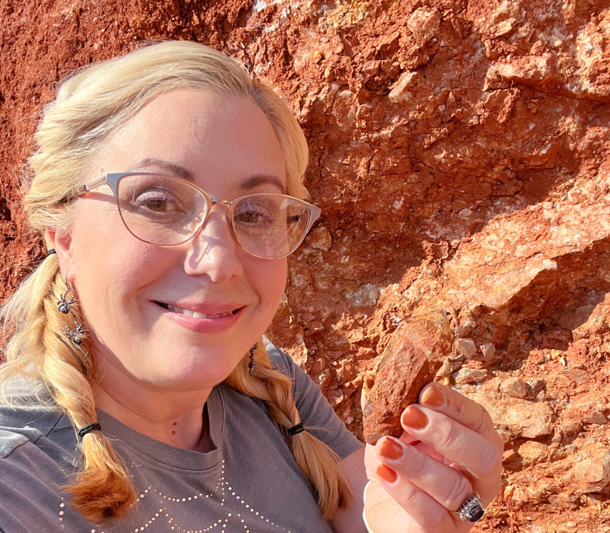 I Went Digging for Gems at Avant Mining. Here's My Quartz Crystal ...